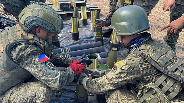 Philippine, Australian Troops Stage Live-Fire Territorial Defense ...