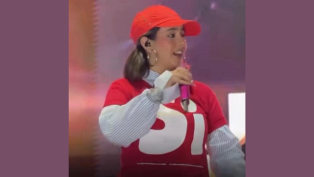 Sunanda Sharma pauses concert midway; Here's what happened next