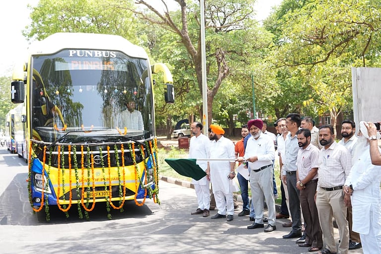 AAP Expands Luxury Volvo Bus Service from Punjab to Delhi Airport