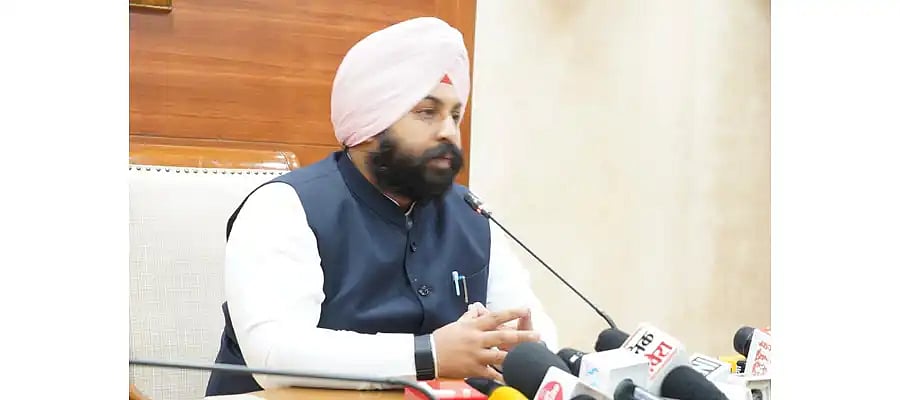 Punjab's "school mentorship program" gets overwhelming response, 100 ...