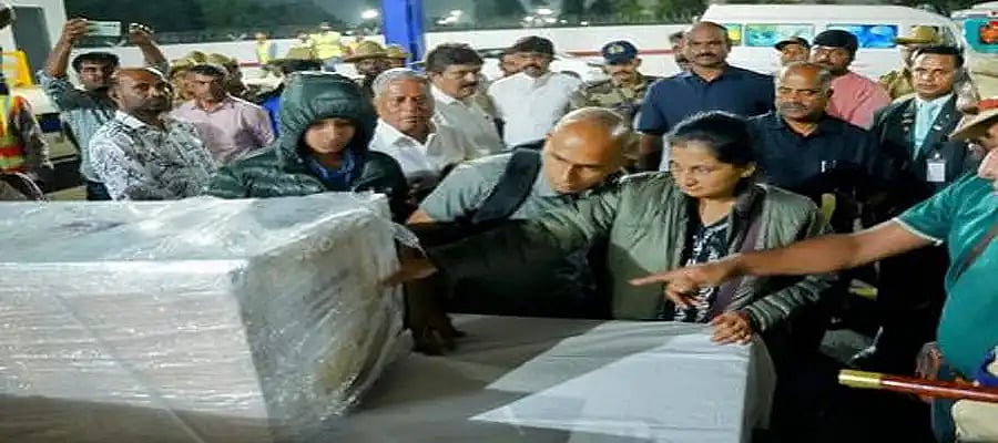 Pahalgam attack: Pallavi preserves Manjunath Rao's bloodstained jacket ...