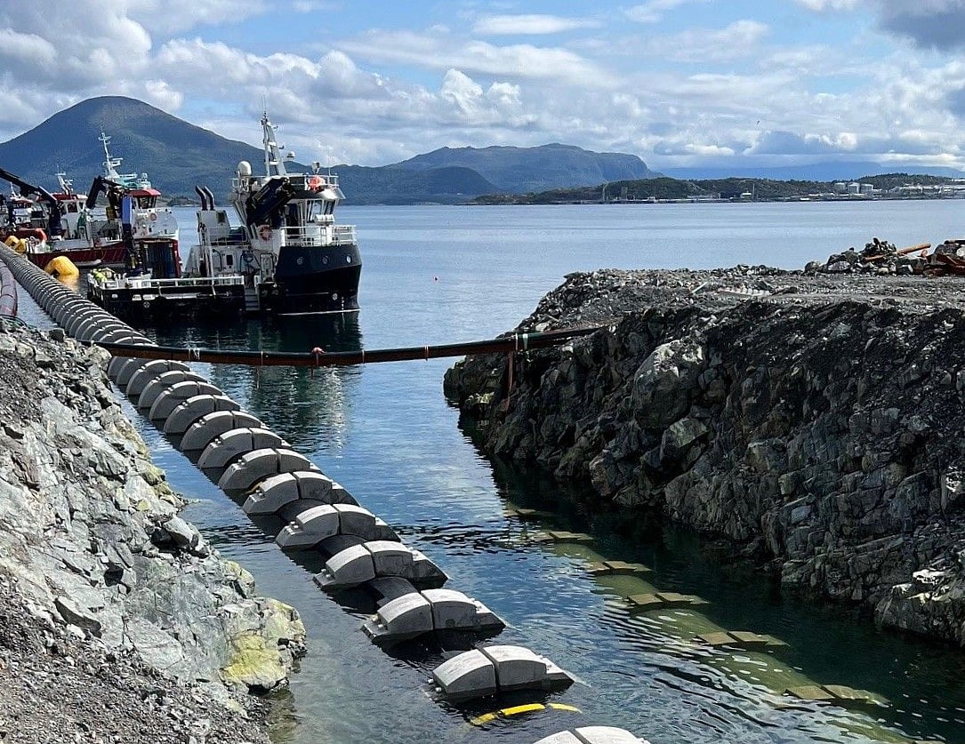 Salmon Evolution Phase 2 now connected to the ocean