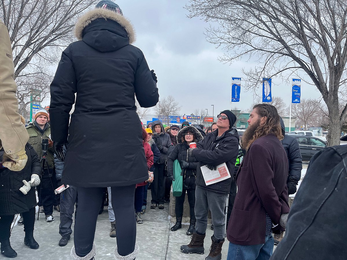 WATCH: Group protests investigation into Take Back Alberta in Edmonton