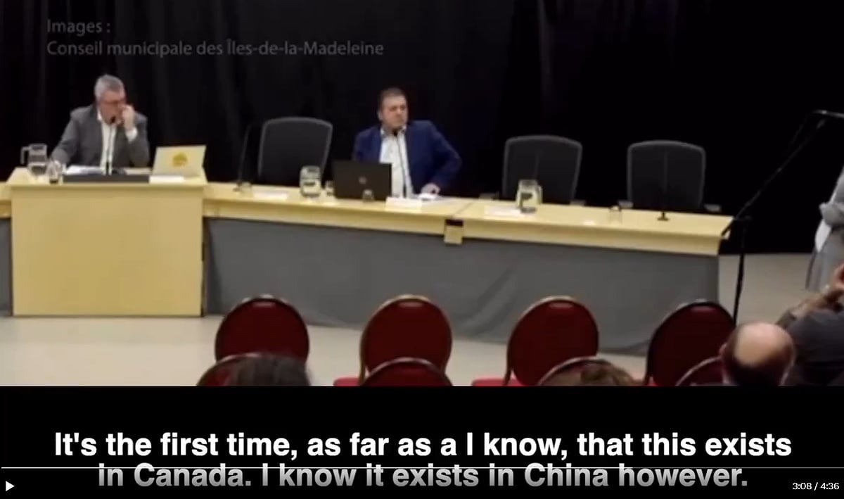 WATCH: Quebec municipality implements QR code system to get out of town