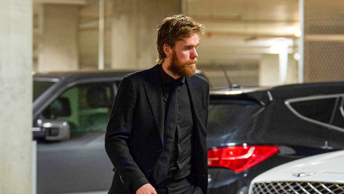 OILERS NOTEBOOK: McDavid’s black suit, Canadian icons, and the Stanley ...