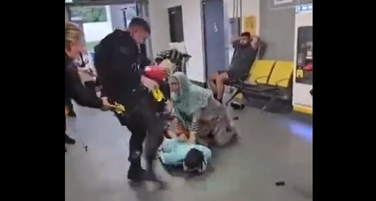 WATCH: British cop kicks suspect in head in shocking footage from ...