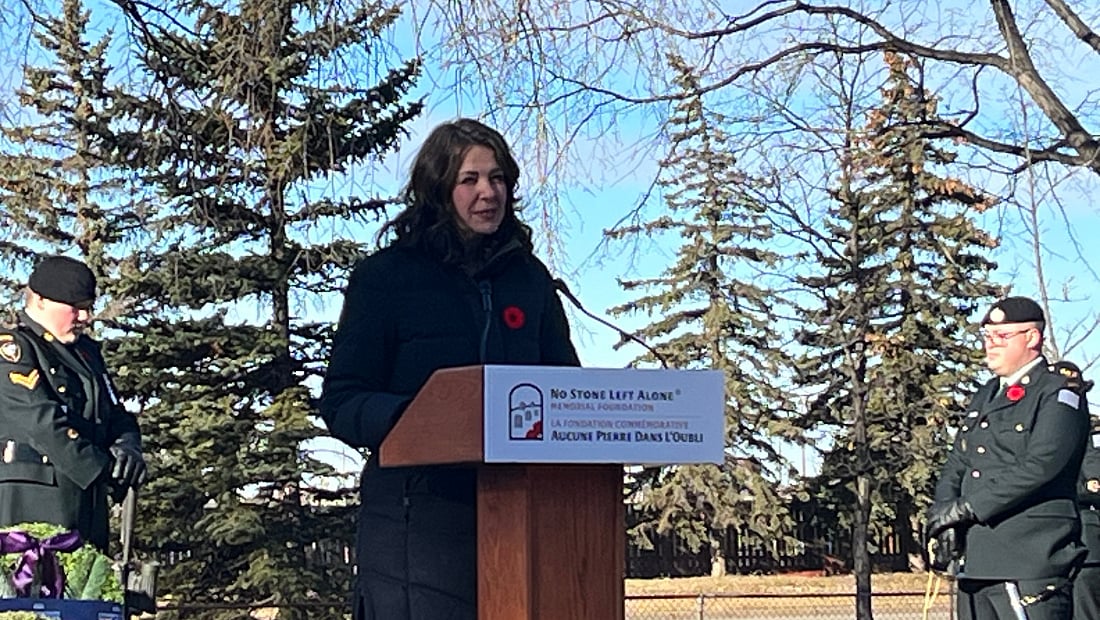 Smith says Edmonton Remembrance ceremony about honouring fallen soldiers