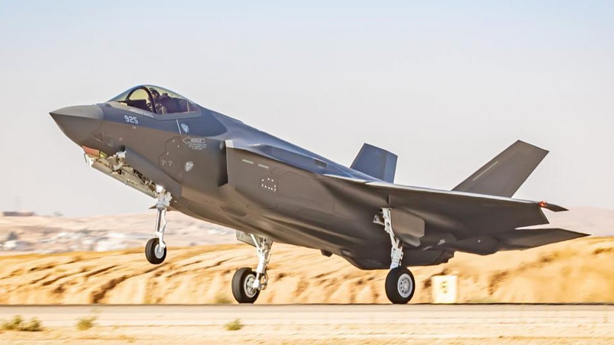 UPDATED: F-35 fighter jet program faces soaring costs, delays