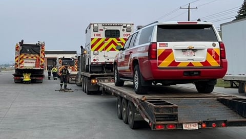 Calgary Fire Department deploys men and equipment to Yellowknife