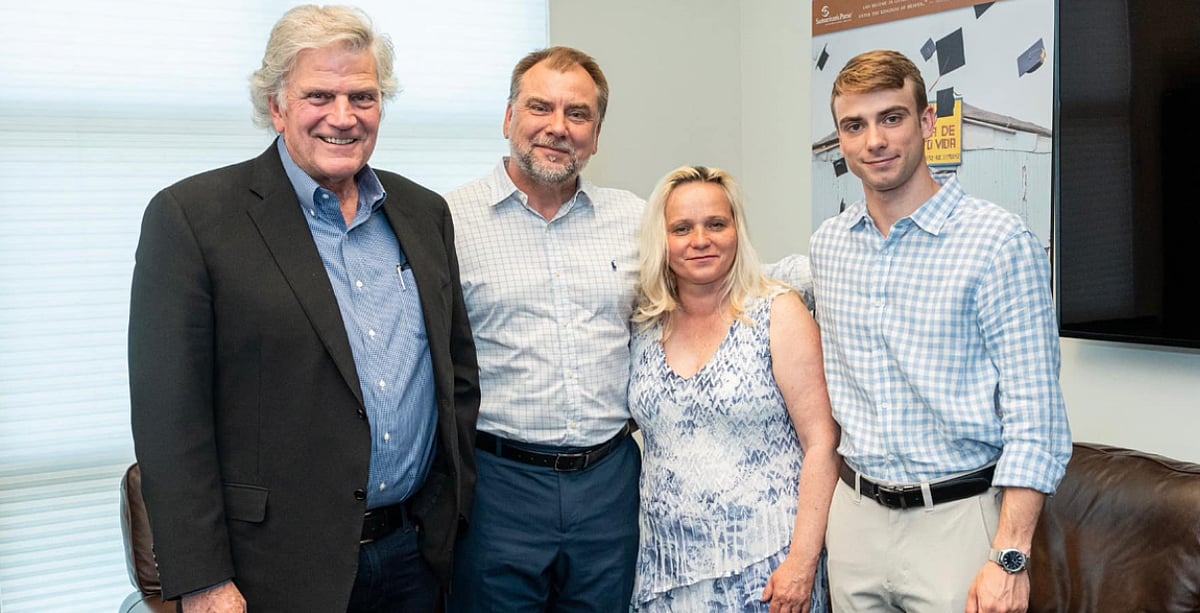 Franklin Graham praises Art Pawlowski during Calgary visit