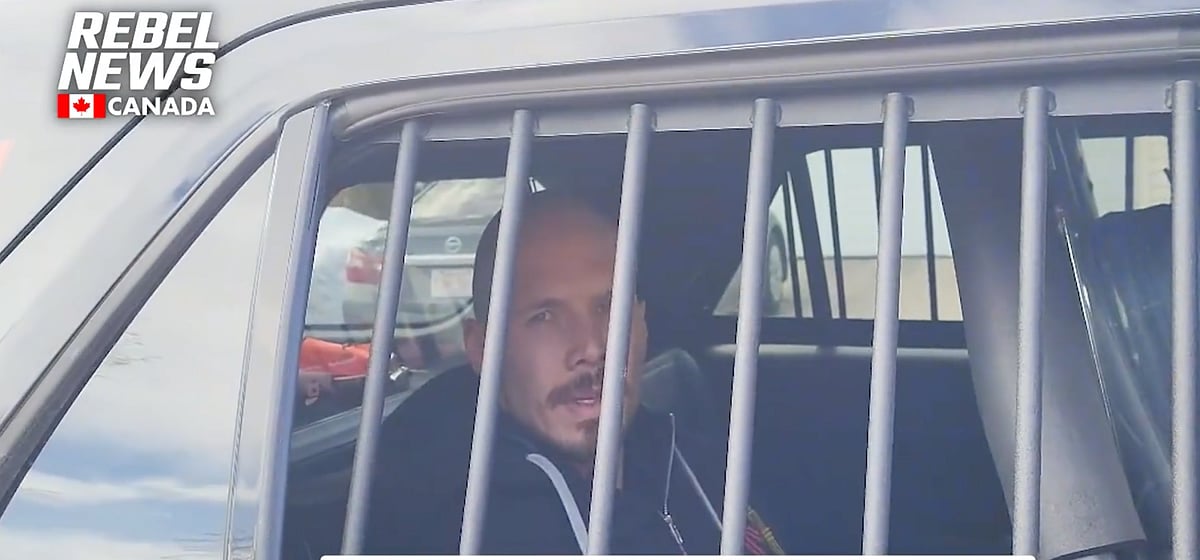 WATCH: Calgary pastor arrested for protesting drag queen story time
