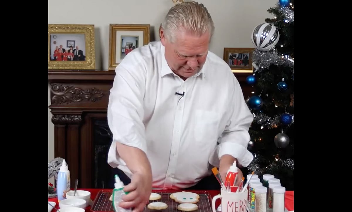 WATCH: Ontario Premier Ford decorates cookies to celebrate Christmas