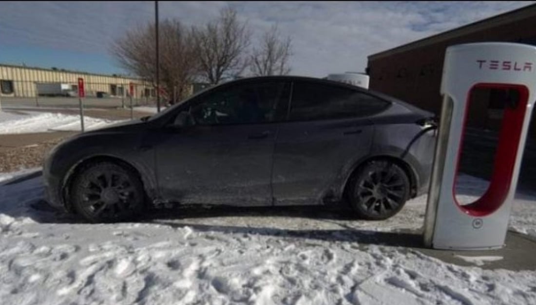TESLAPOCALYPSE: Chicago cold snap turns Teslas into icebergs