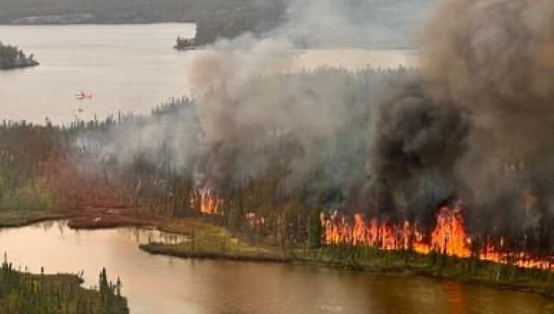 Crews keep fire 15 km from Yellowknife