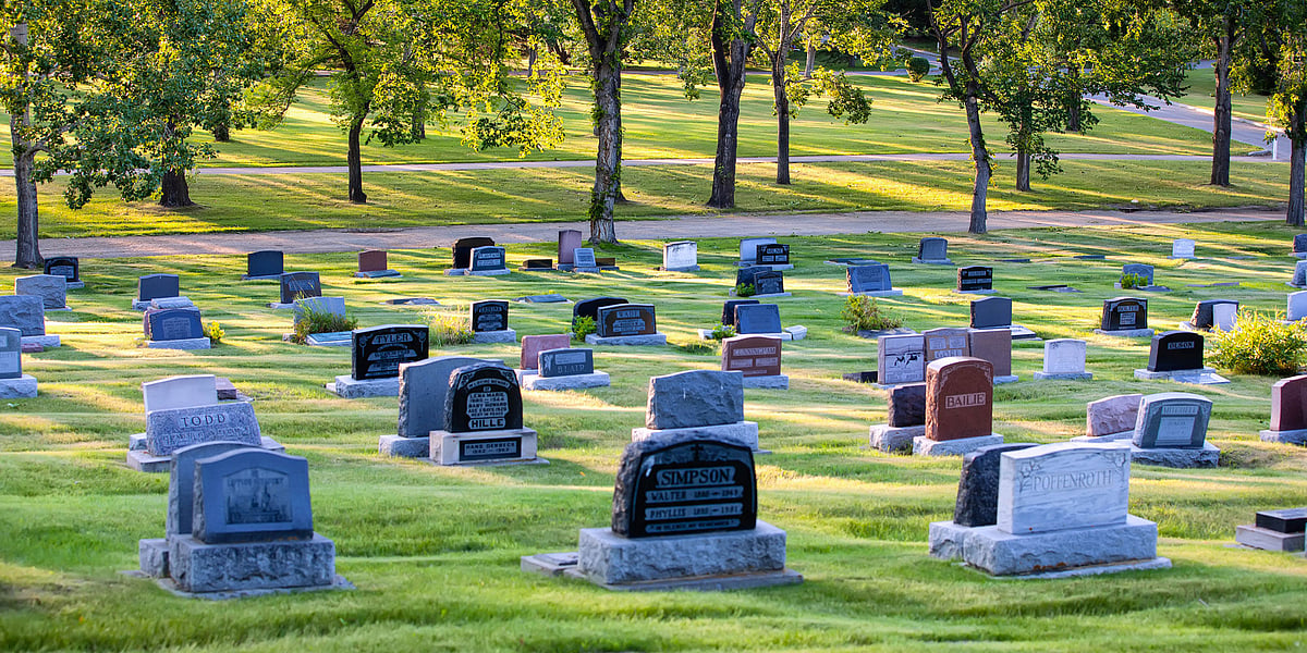 Hundreds of Calgary graves hit by bronze thieves