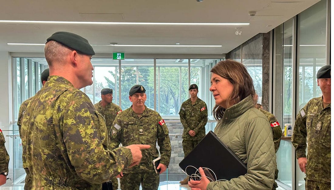 Military deployed to Alberta to fight wildfires